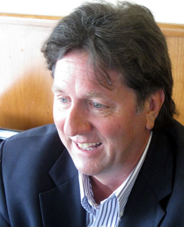 Visconti qualifies, giving Foley competition for gun vote