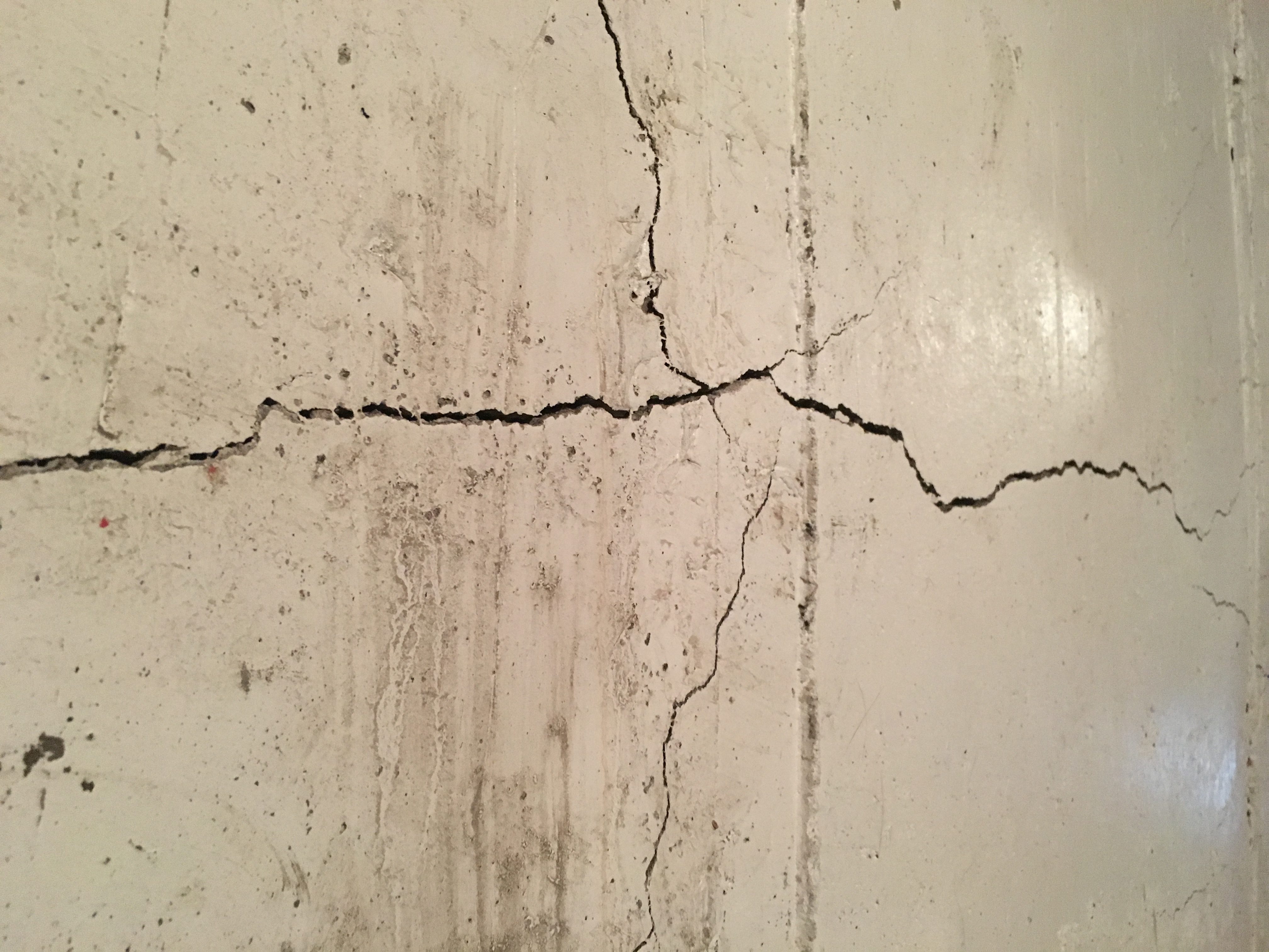 Cracks Heim Home two | CT Mirror