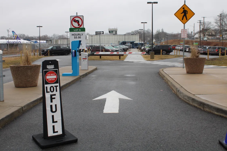 Tweed Airport increases parking amid debate over larger expansion