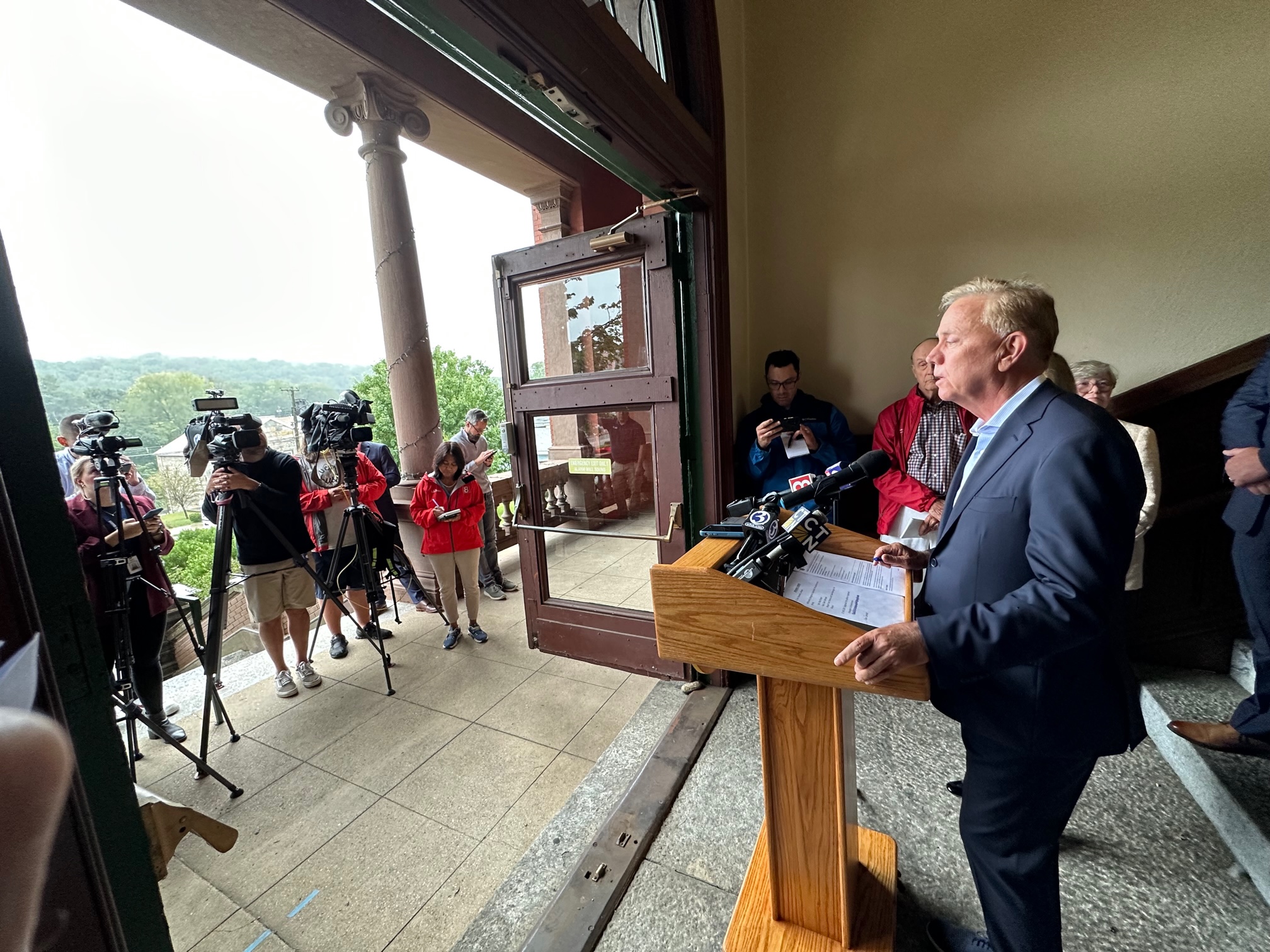 CT's minimum wage will bump to $15.69; begin rising automatically