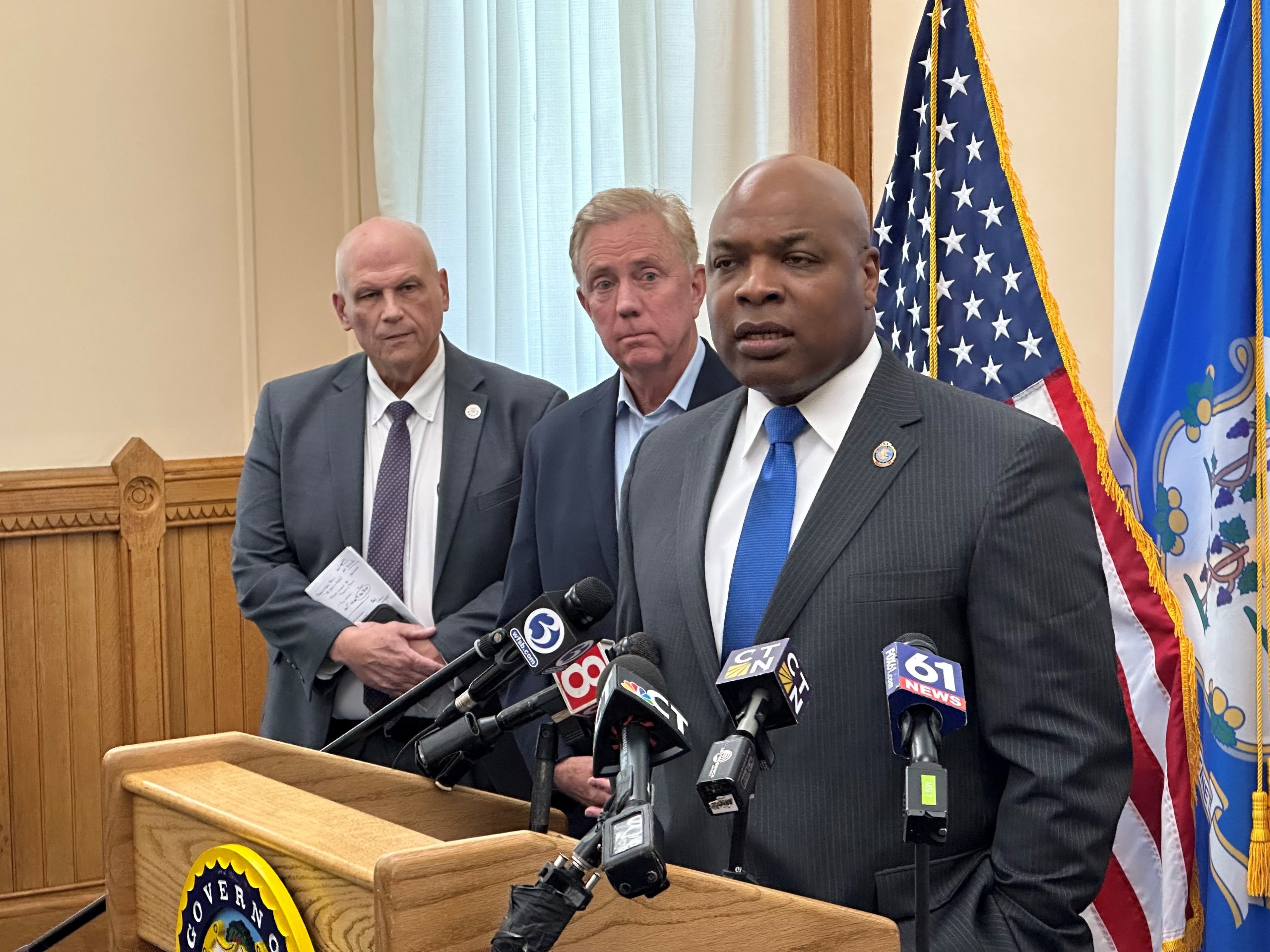 ronnelllamontrovella | CT Mirror