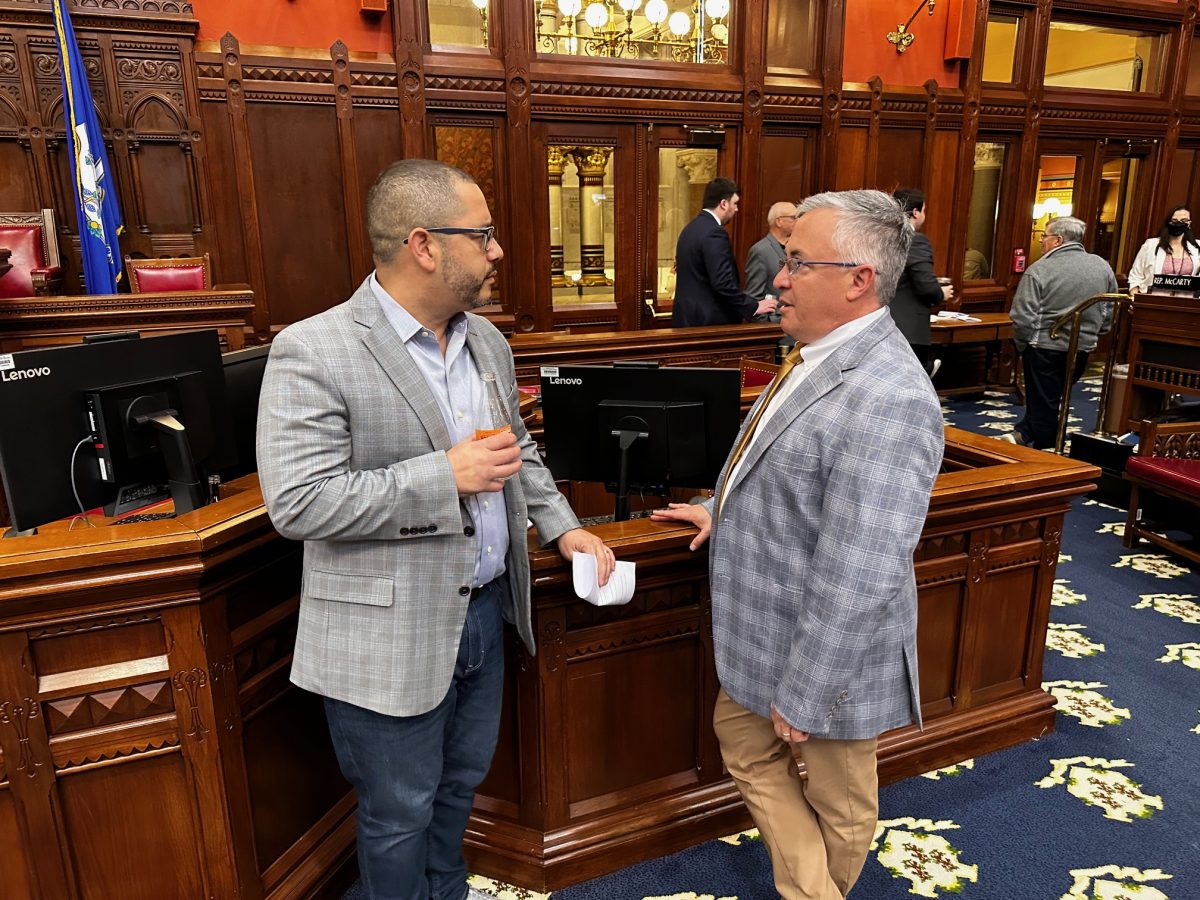 CT legislature OKs change in building code for single-exit stairways