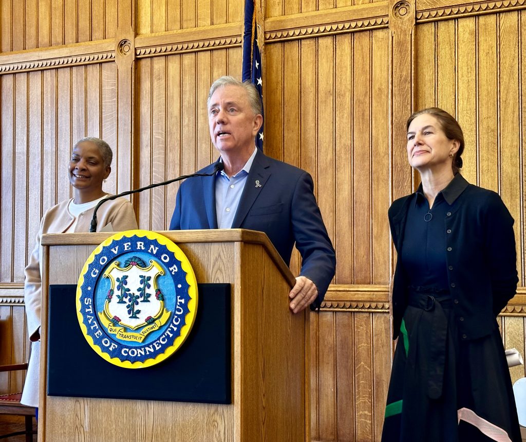 Early voting in CT 2024: Polls open Monday for two weeks