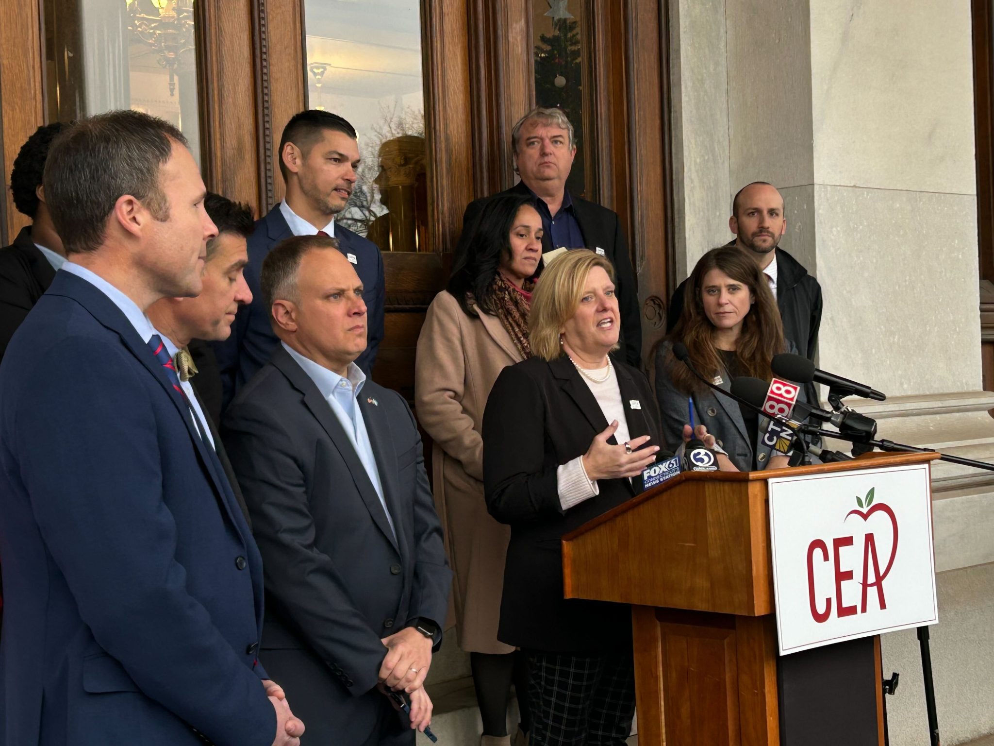 More CT teachers issuing votes of no confidence in district leaders