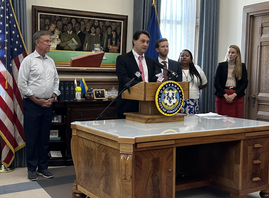 Lamont mulling outside investigation of vehicle misuse by his staff